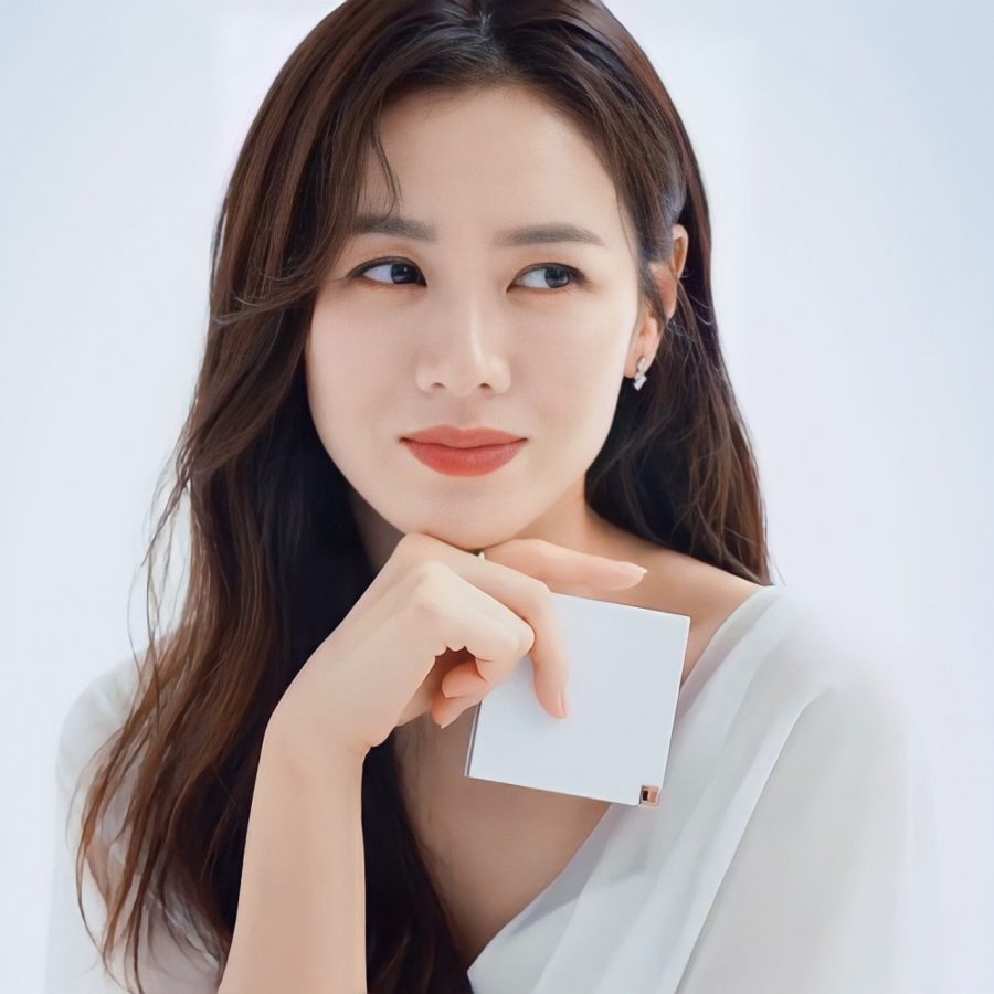 The 19 Most Beautiful Korean Actresses To Follow In 2025