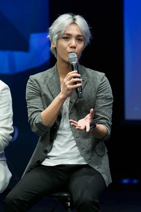 How Much Do K-Pop Idols Earn Per Month? Salary & Net Worth