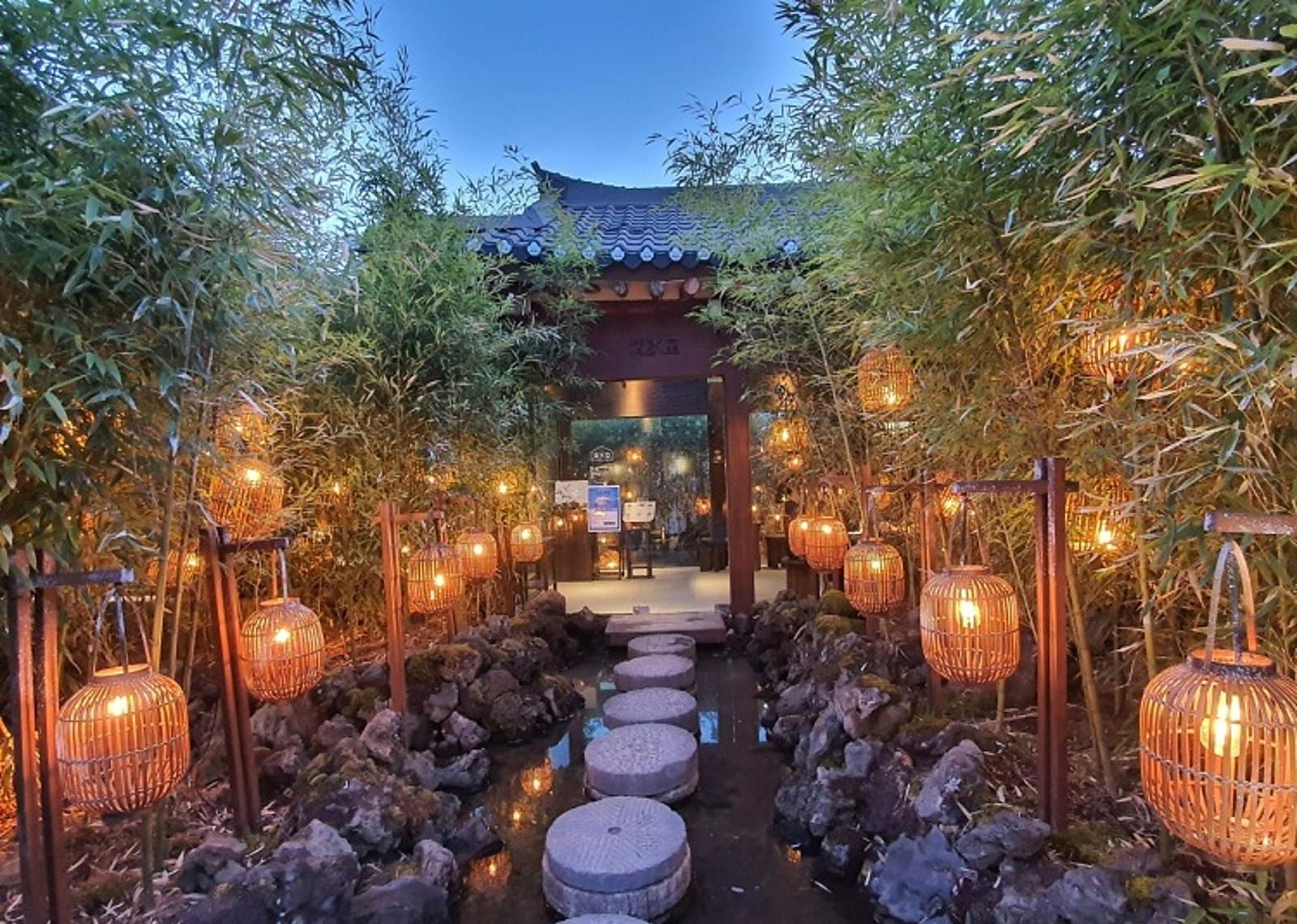 The 12 Best Things To Do In Ikseondong Hanok Village