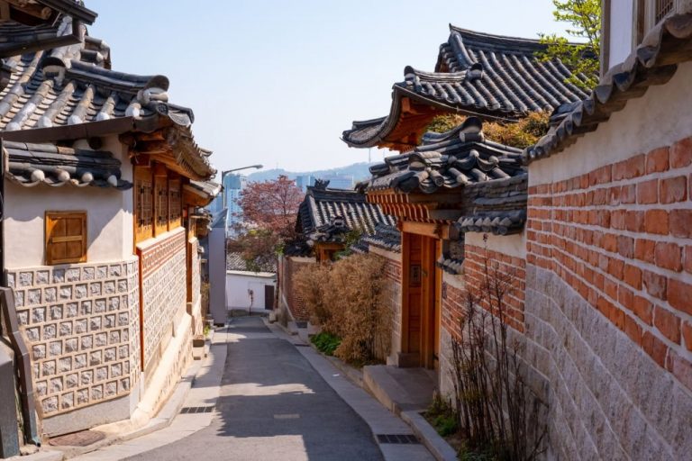 The 10 Best Things To Do In Namsangol Hanok Village