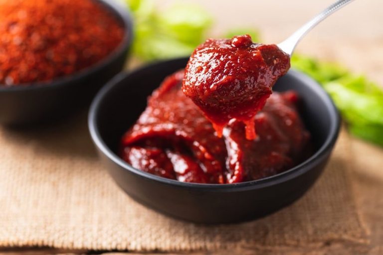 What Does Gochujang Taste Like [EXPLAINED]