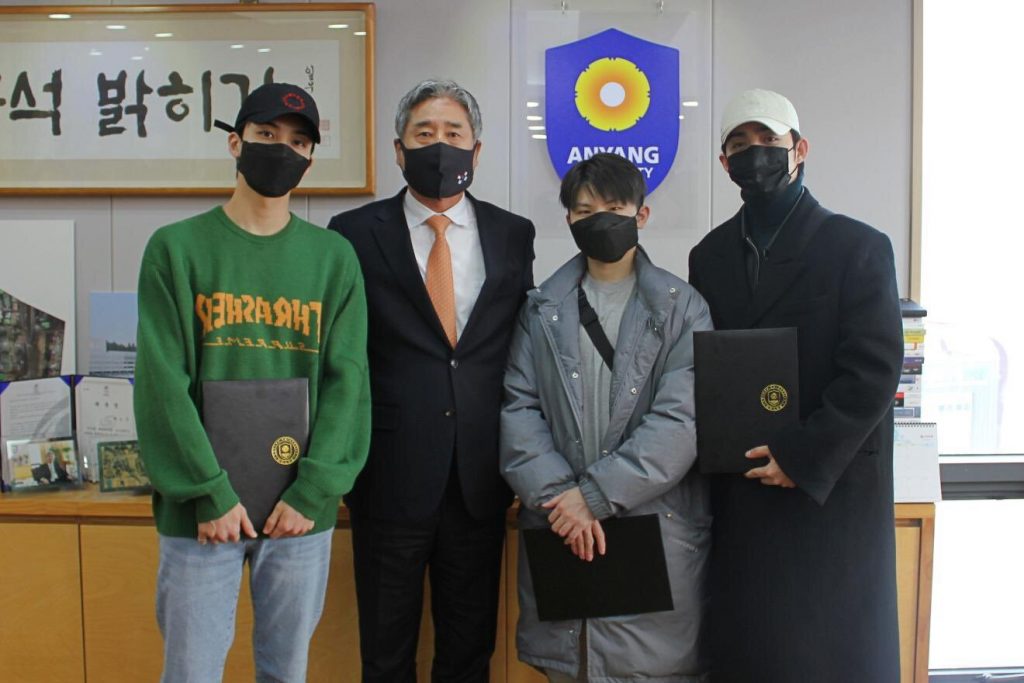 How Do K-Pop Idols Study - Everything You Should Know