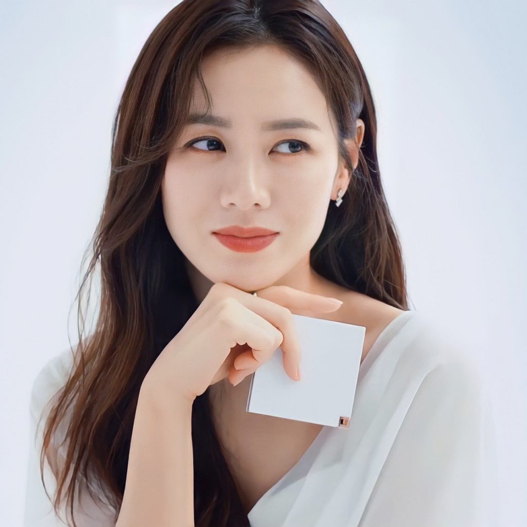 The 19 Most Beautiful Korean Actresses To Follow In 2025